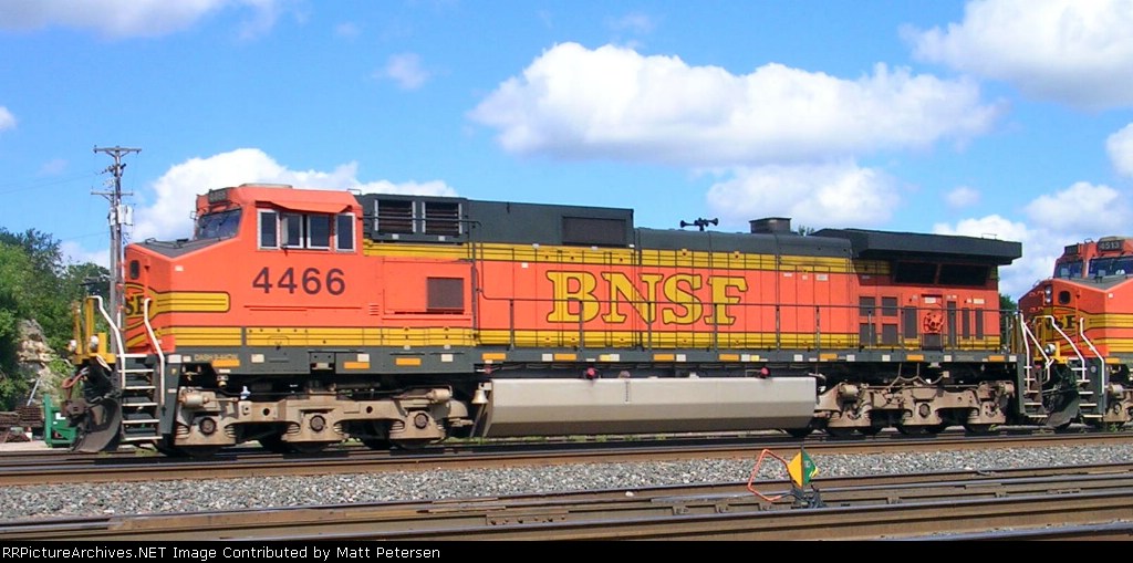 BNSF 4466